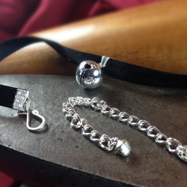 Bell Choker - Etsy