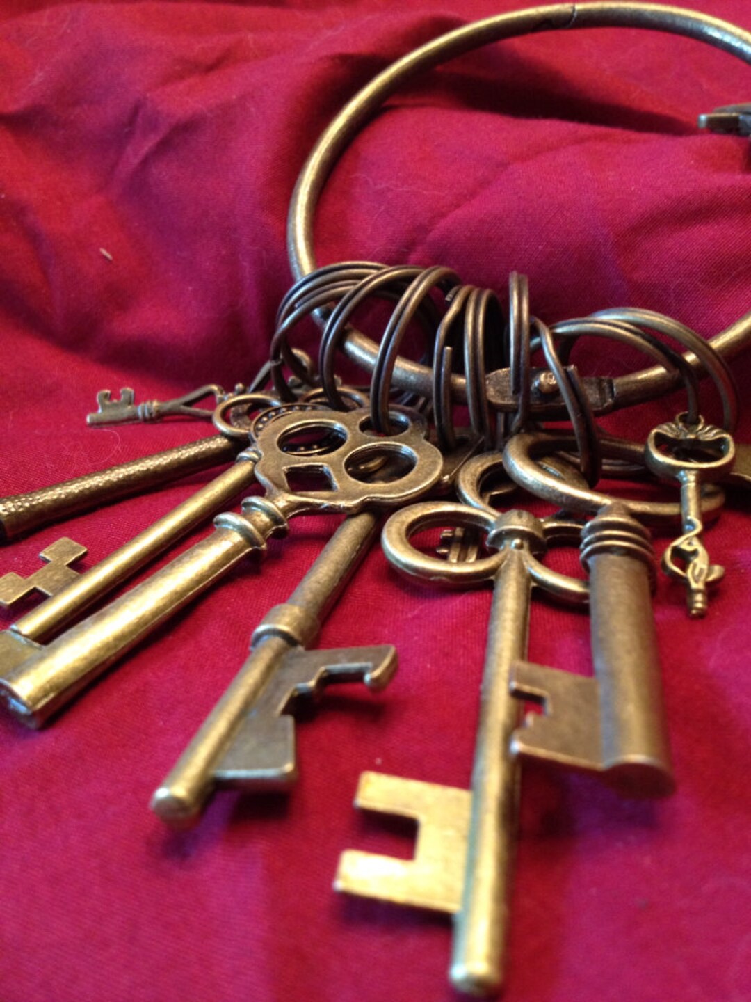 Bronze Colored Keyring With 10 Decorative Keys - Etsy