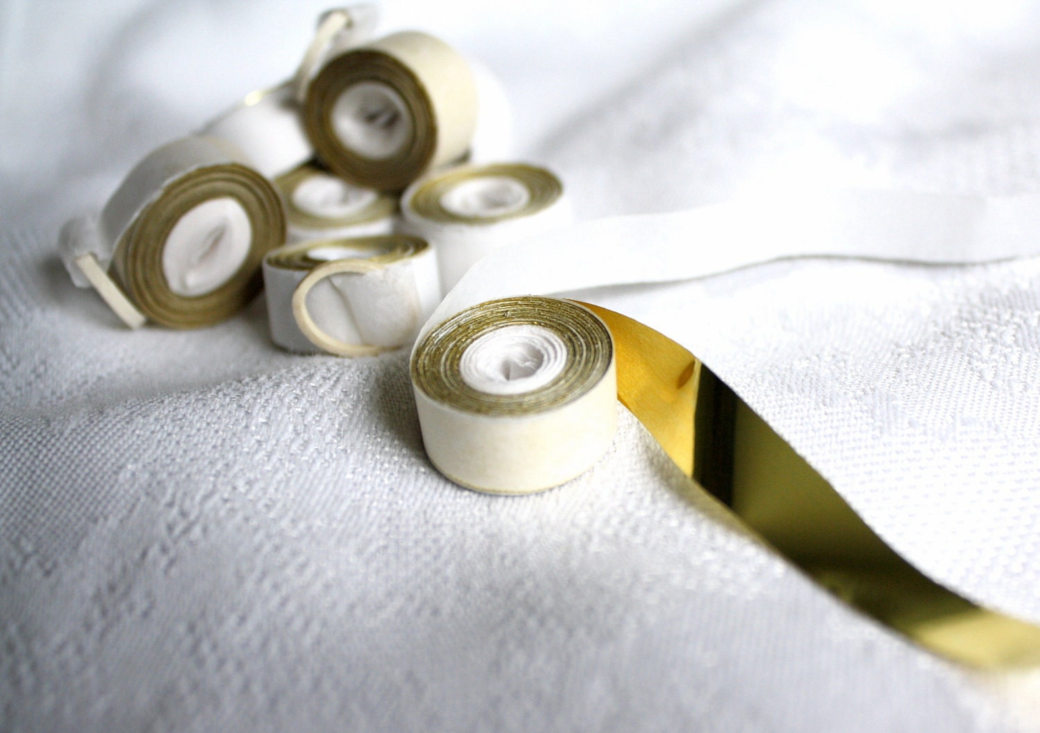 150 Hand Rolled Streamers Wedding Exit Layered Metallic With Finger ...