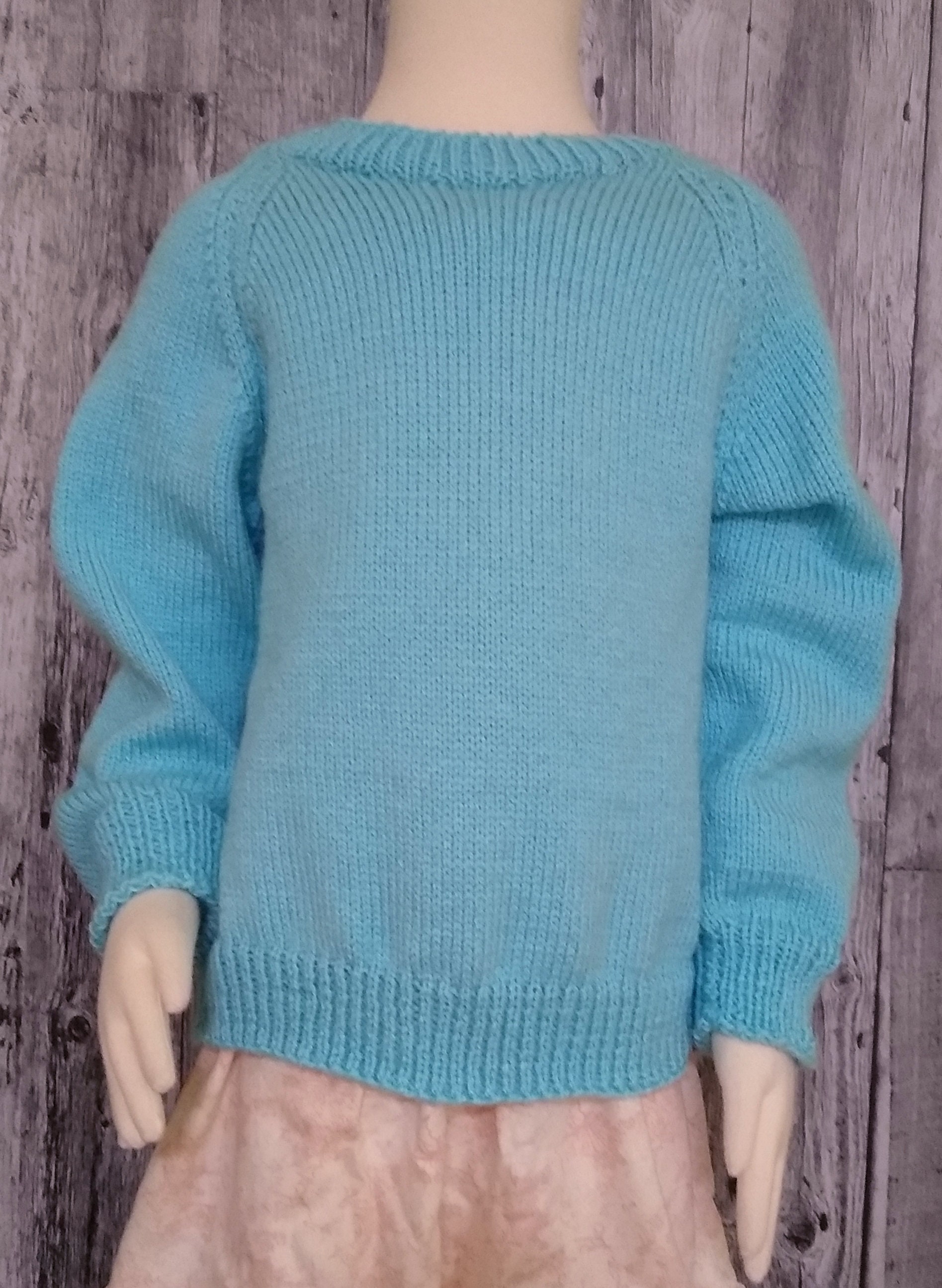 Mid Gauge Knitting Machine Pattern. DK Classic Raglan Sleeve Round Neck ...