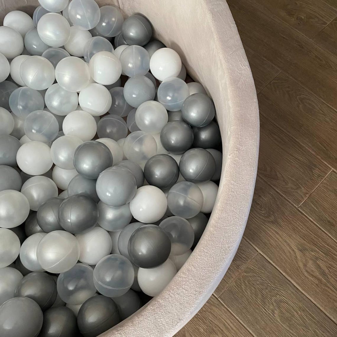 Neutral Ball Pit With 200 Balls Included, Gray Foam Ball Pool for ...