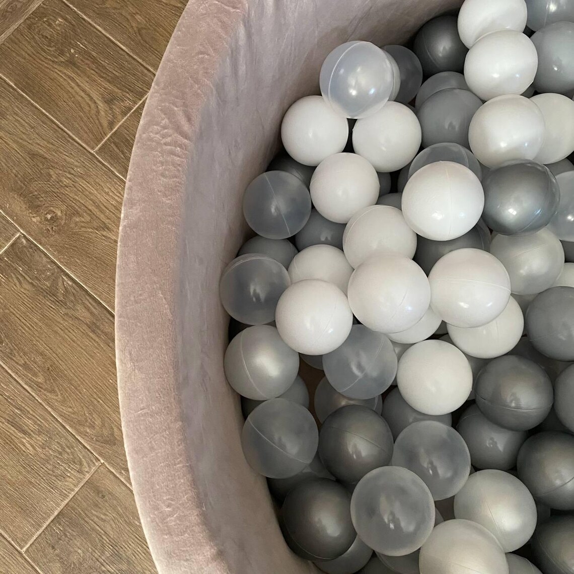 Neutral Ball Pit With 200 Balls Included, Gray Foam Ball Pool for ...