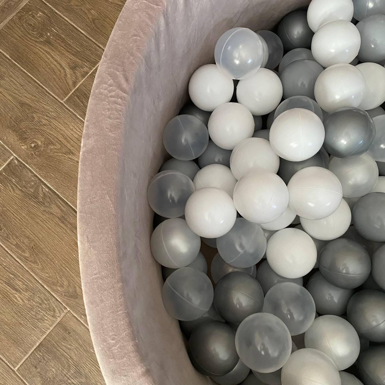 Neutral Ball Pit With 200 Balls Included, Gray Foam Ball Pool for ...
