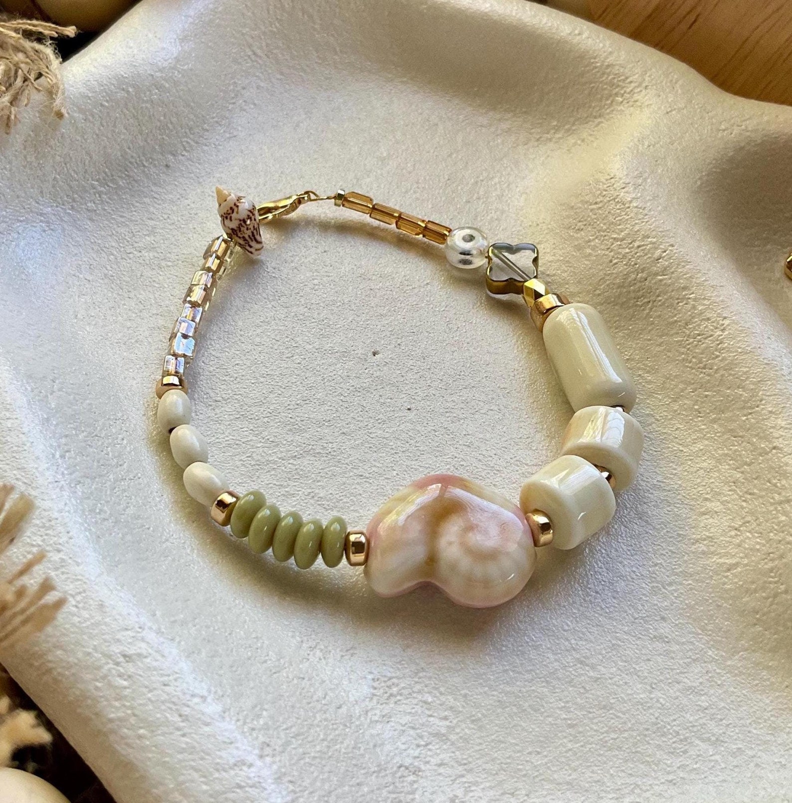SHELLY Beaded Bracelet, Ceramic Shell Bead, Glass Bead Jewellery ...