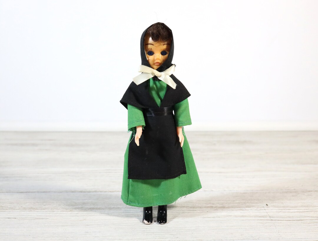 Vintage Dolls of the World - Arco Green / Black Clothing Doll - Etsy