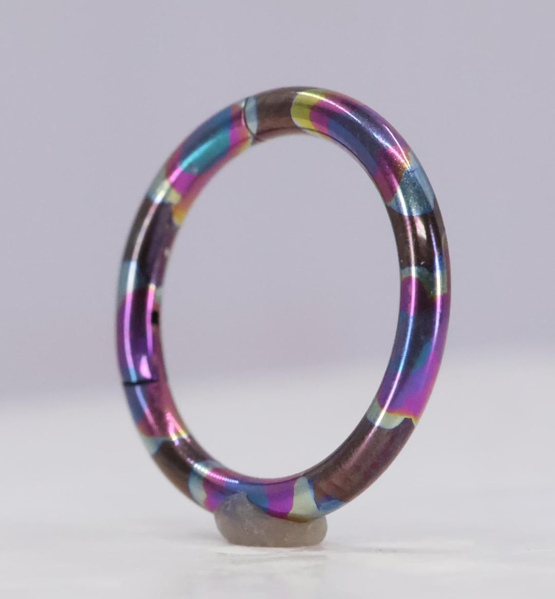 Titanium ASTM F136 Anodised "eerie" Oil Slick Style Clicker, Hinged ...