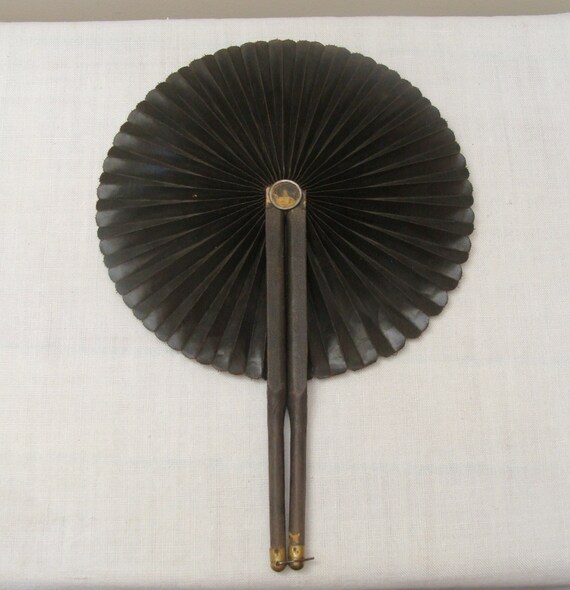 Victorian black hand fan, antique wooden & painted fo… - Gem