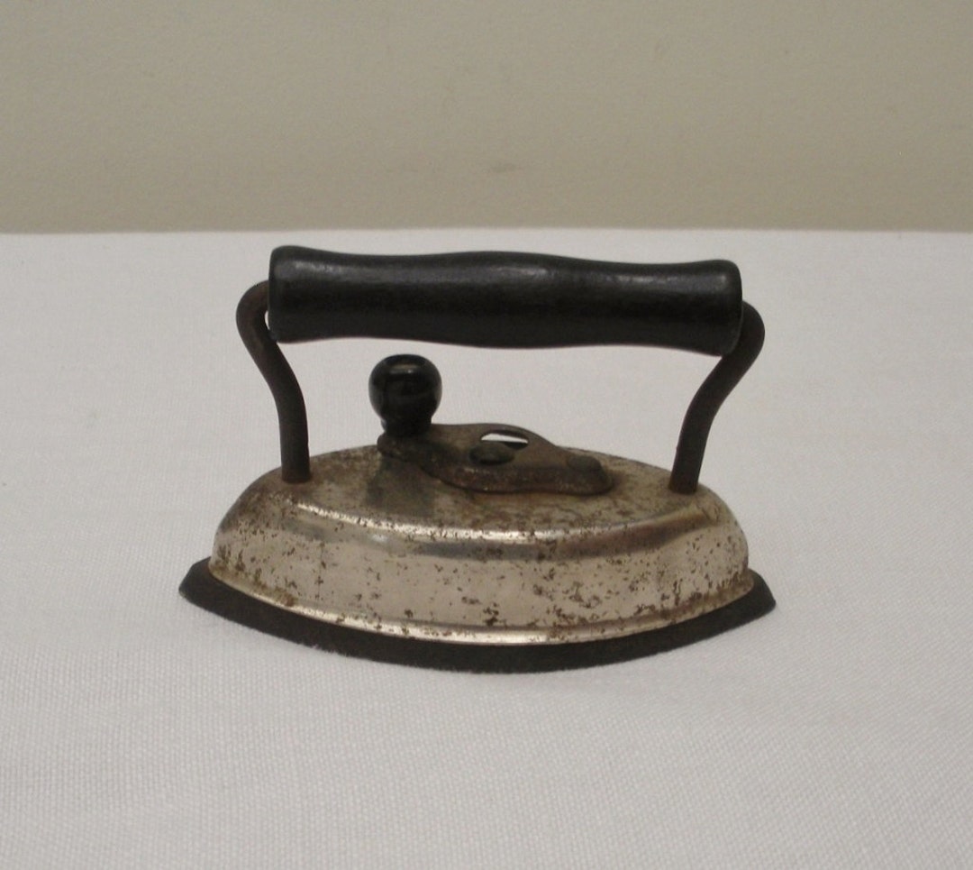 Vintage Dover Small Sad Iron - Lace Iron - Etsy