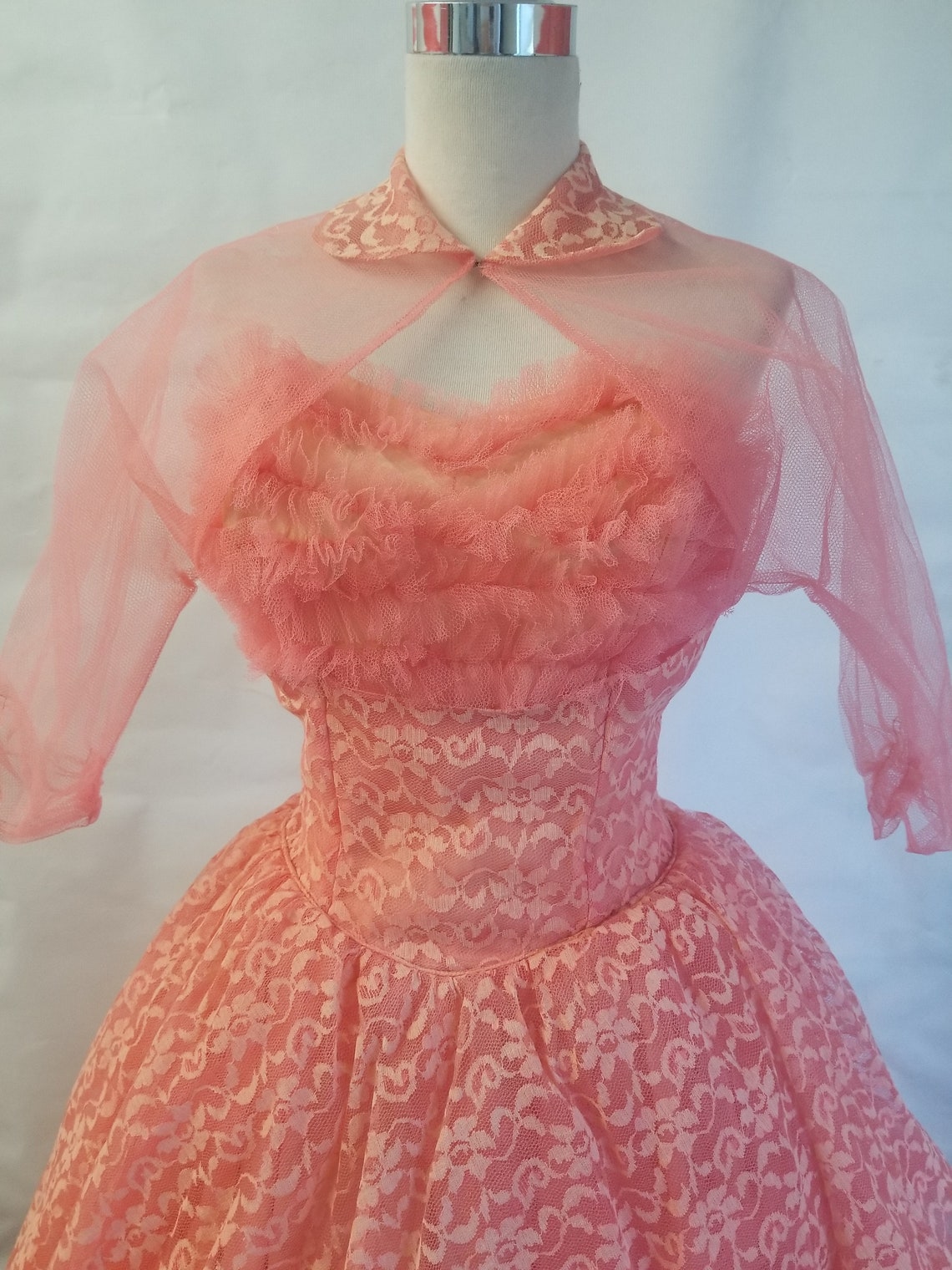 1950s Vintage Coral Lace and Tulle Prom Dress with Shelf Bust | Etsy