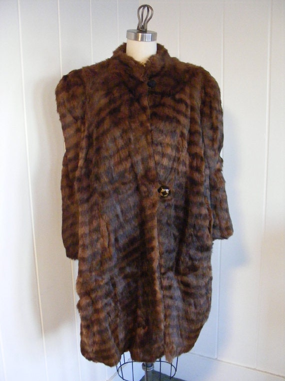 1920 to 1930 Vintage Fur Cape with Gorgeous Celluloid Button | Etsy