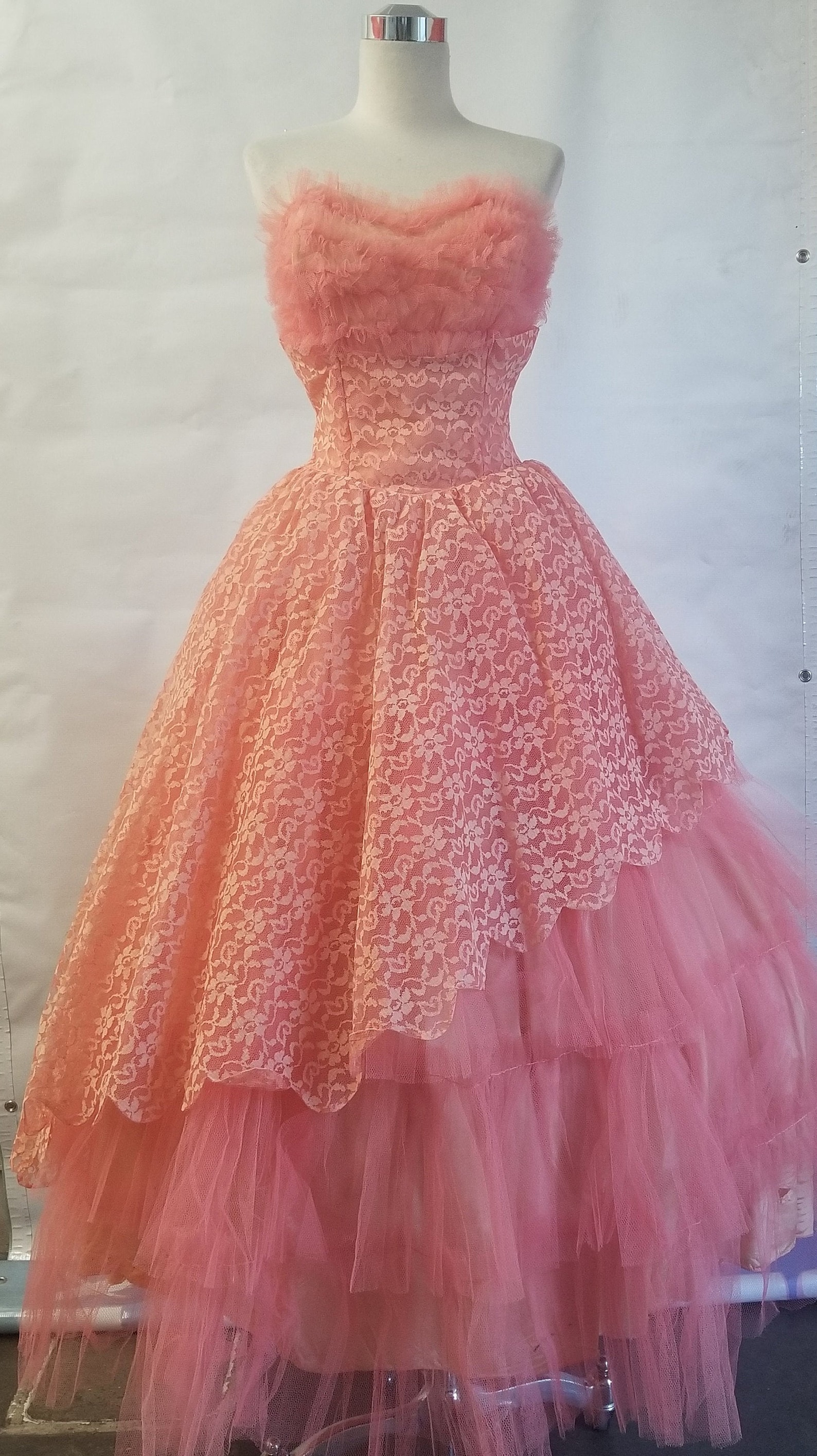 1950s Vintage Coral Lace and Tulle Prom Dress with Shelf Bust | Etsy
