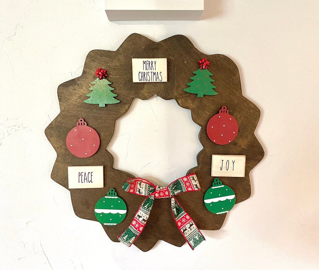 Interchangeable Seasonal Wooden Wreath, Christmas Decor - Etsy