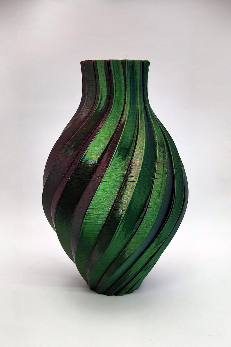 Flux - 3D Printed Color Shift Fluted Twist Vase – Modern Fluted Vase ...