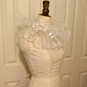 Ivory Pierrot Circus Neck Ruff , Circus Clown Costume. - Etsy
