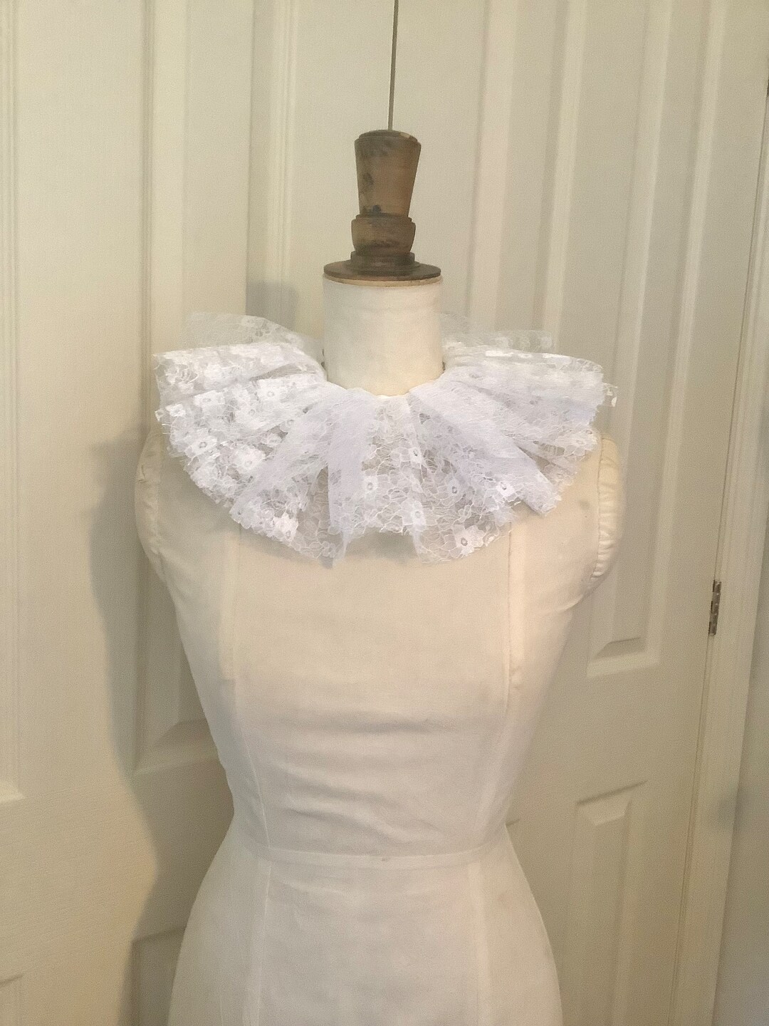 White Lace Neck Ruff, Circus Clown Costume. - Etsy