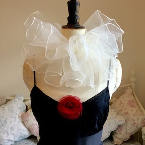 Ivory Pierrot Circus Neck Ruff , Circus Clown Costume. - Etsy