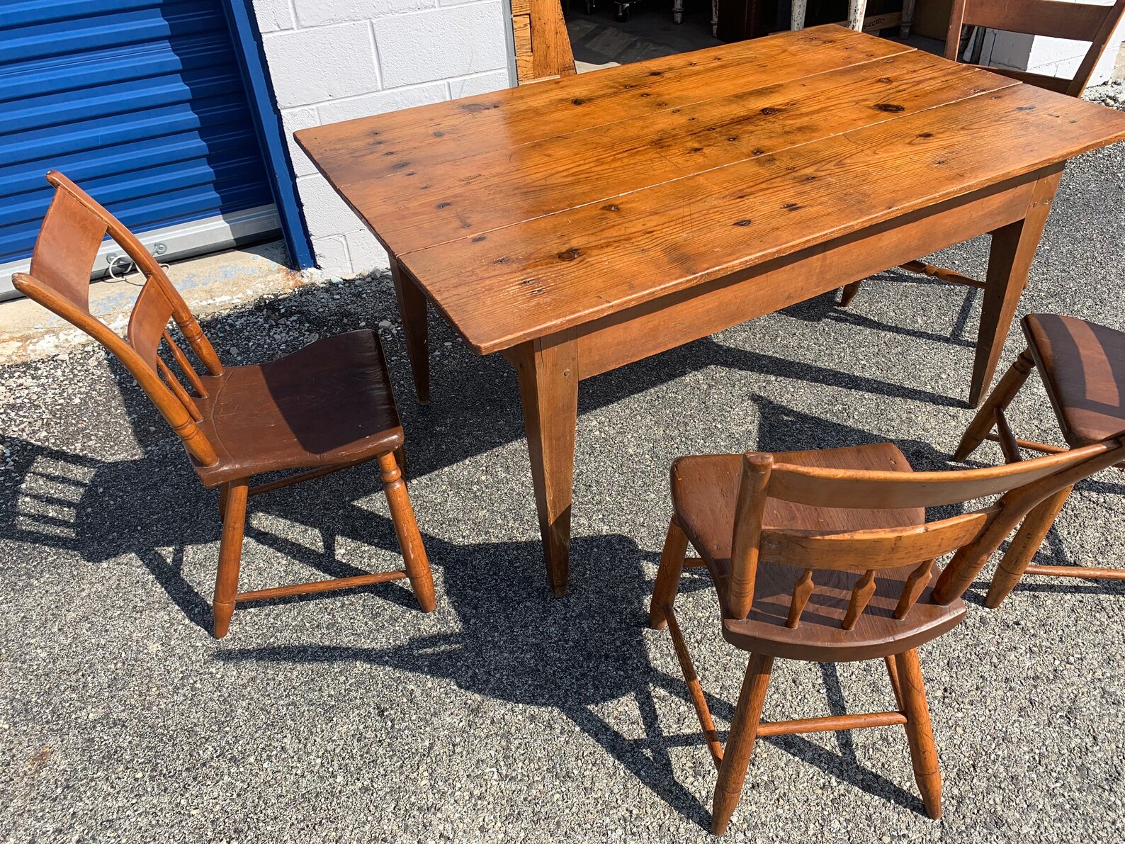 Primitive Pine and Walnut tapered Leg Harvest Farm Table and 4 Plank ...