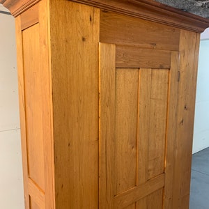 Beautiful Antique Monumental Butternut Wardrobe Cupboard Cabinet 16 ...