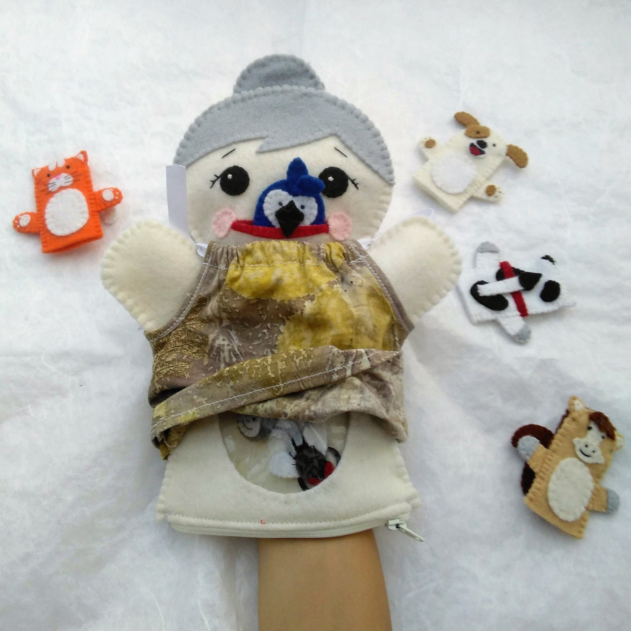 There Was an Old Lady Who Swallowed A Fly Hand Puppet, Fly, Spider ...