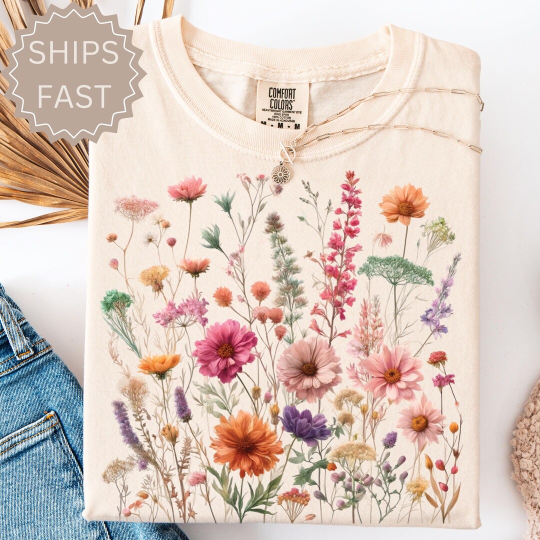 Vintage Tshirts, Pressed Flowers Tee, Comfort Colors, Boho Tee Shirts ...