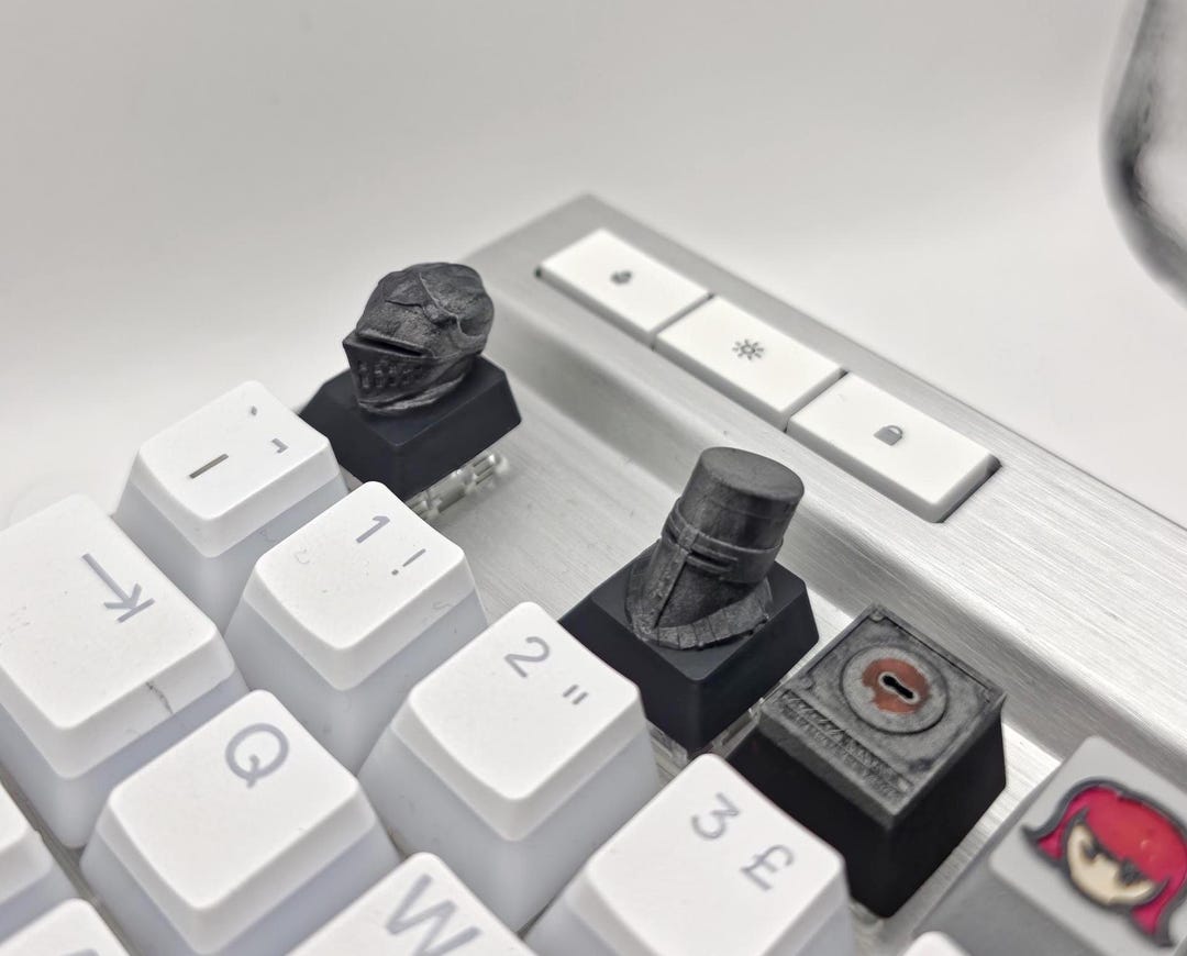 Dark Souls Inspired Knight Helmet Keycap - Solaire & Oscar: Hand ...