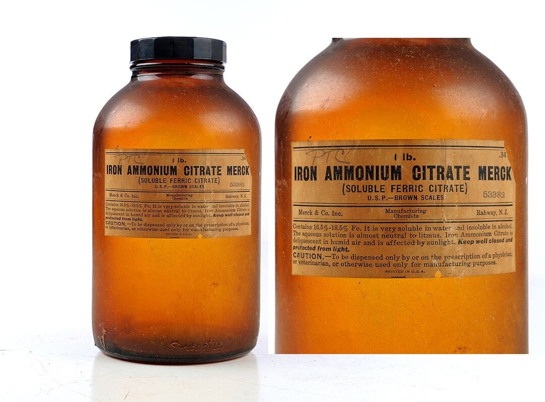 APOTHECARY JAR Bottle 1940s MERCK Iron Ammonium Citrate Advertising ...