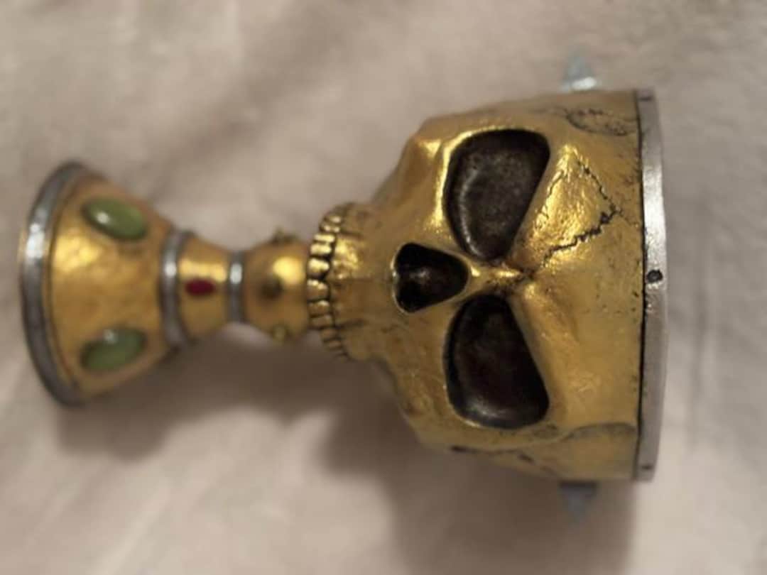 Life-sized Red Grail – Blood Angels Relic of Sanguinius | Warhammer 40k ...