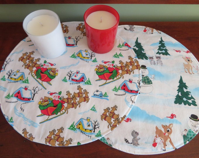 Reindeer and Santa Round Placemats Set of 2 4 or 6 Reversible Christmas ...