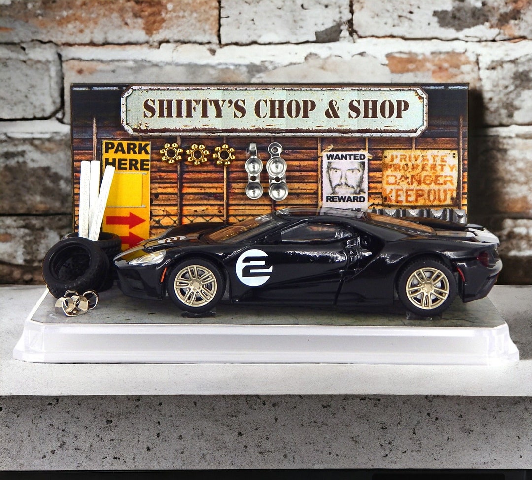 1/64 Diecast Car Diorama 2017 Ford GT40 Mini Diorama in Acrylic Case ...