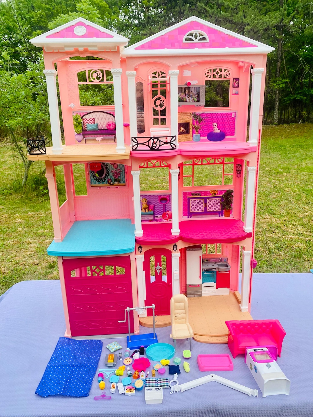 HUGE Vintage 48”x36” 4 Foot by 3 Foot BARBIE DREAMHOUSE Townhouse With ...