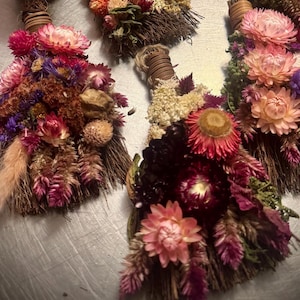BLOOMED BROOMS - Cinnamon Scented Mini Broom to Cheer You Up! Each Item ...