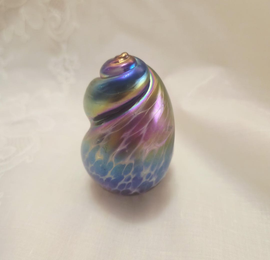 1994 OBG Studio Iridescent Art Glass Hand Blown Swirl or Twist Egg ...