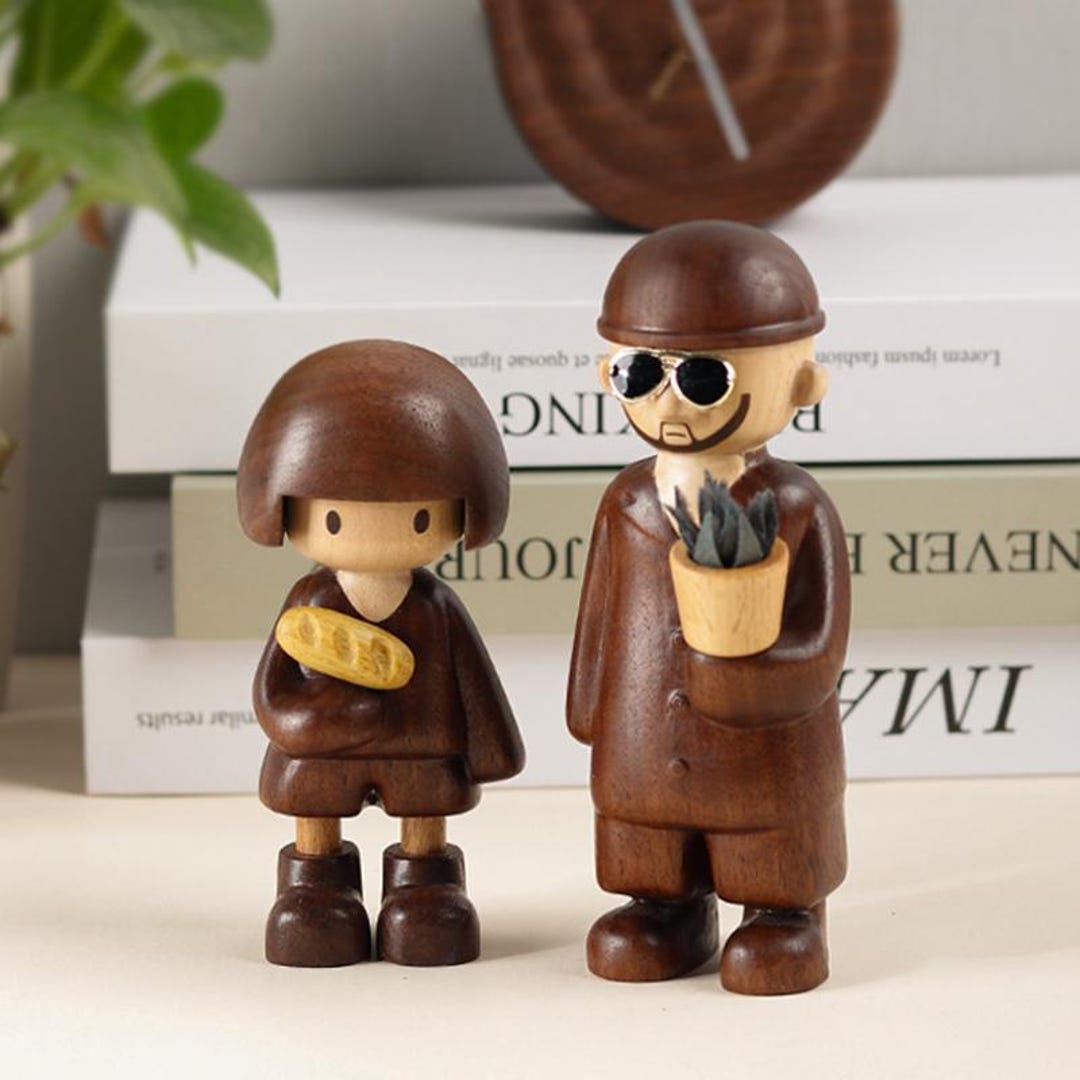 Wooden Léon & Mathilda Figurines, Léon the Professional, Handcrafted ...
