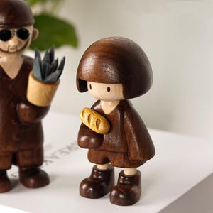 Wooden Léon & Mathilda Figurines, Léon the Professional, Handcrafted ...