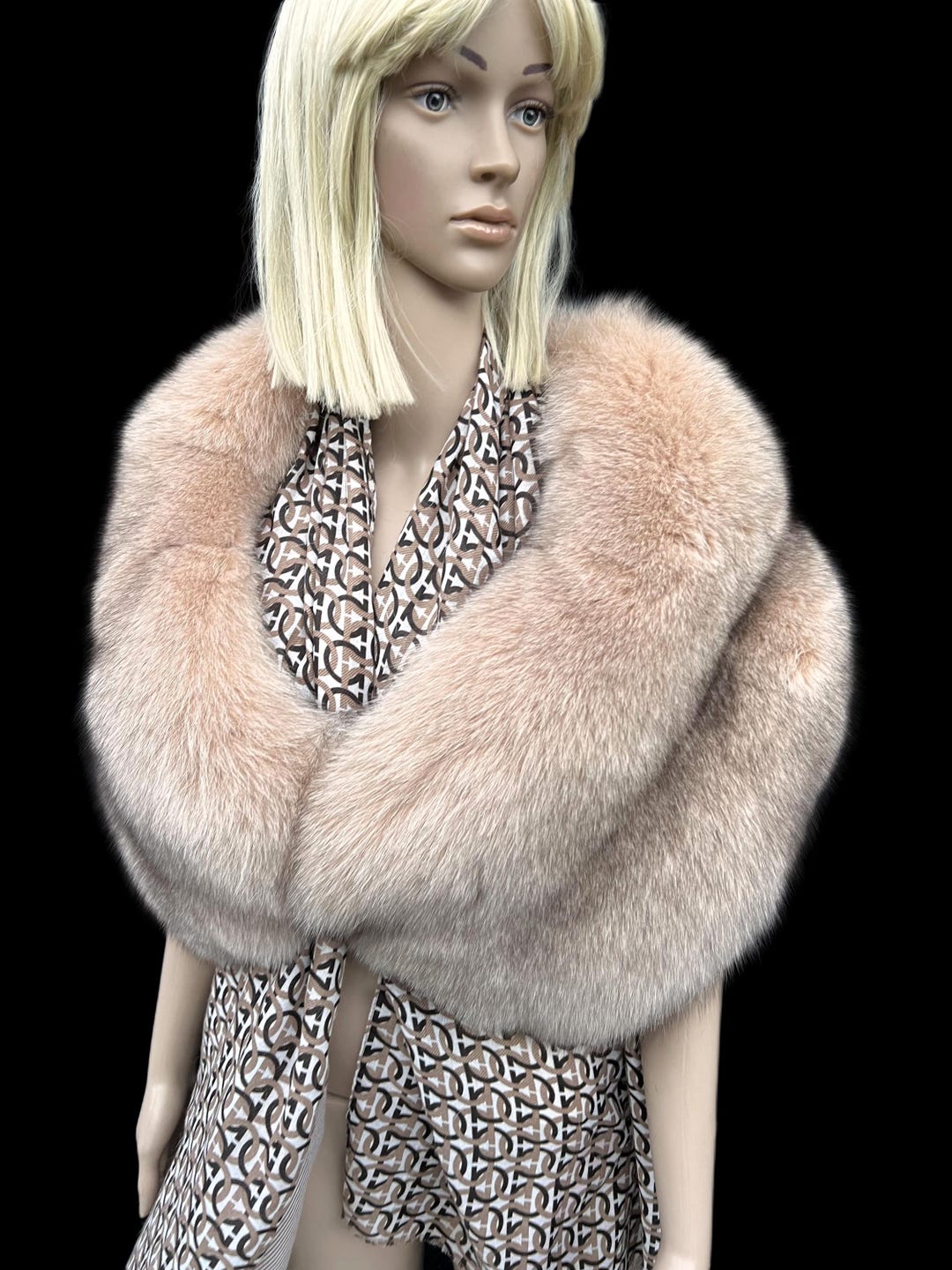 Luxurious Fox Fur Shawl: Light Beige Fur Shoulders Wrap - Etsy
