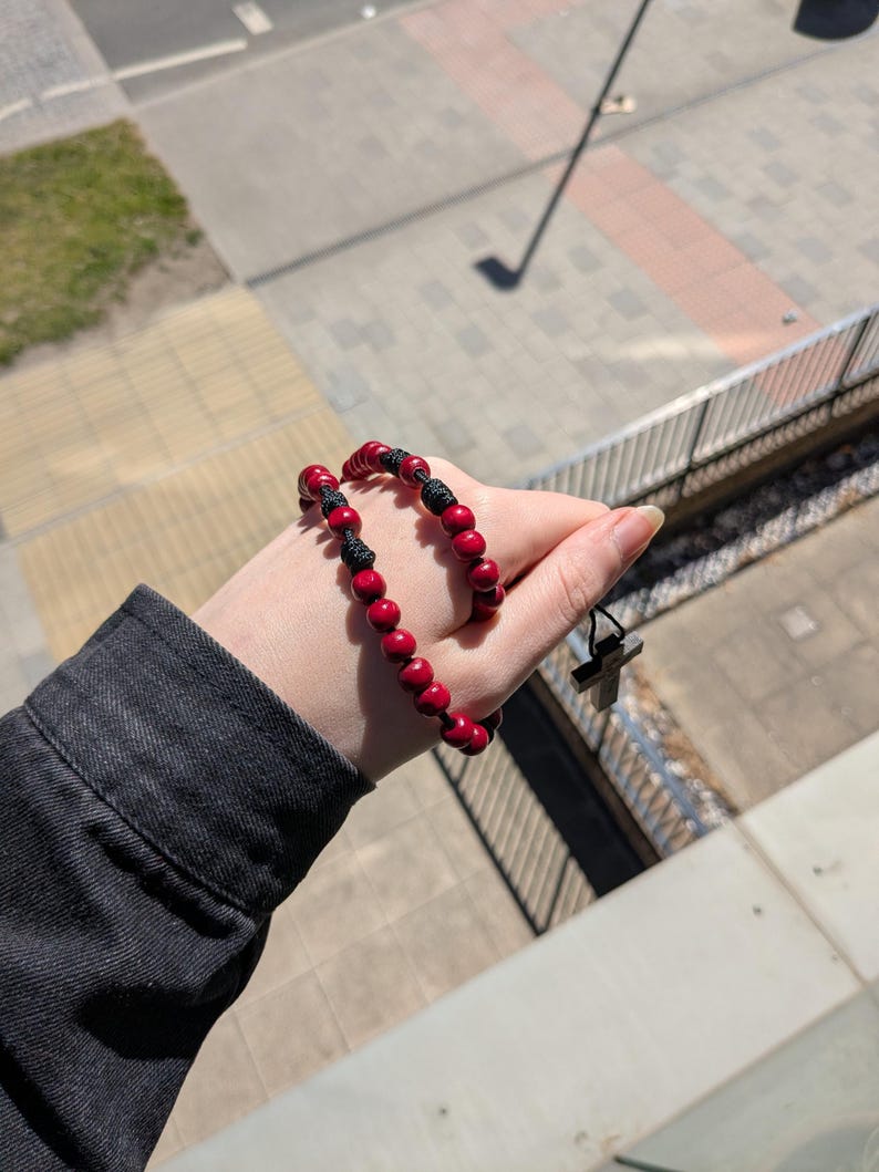 Dark Red Wooden Anglican Prayer Beads | Paracord Anglican Rosary ...