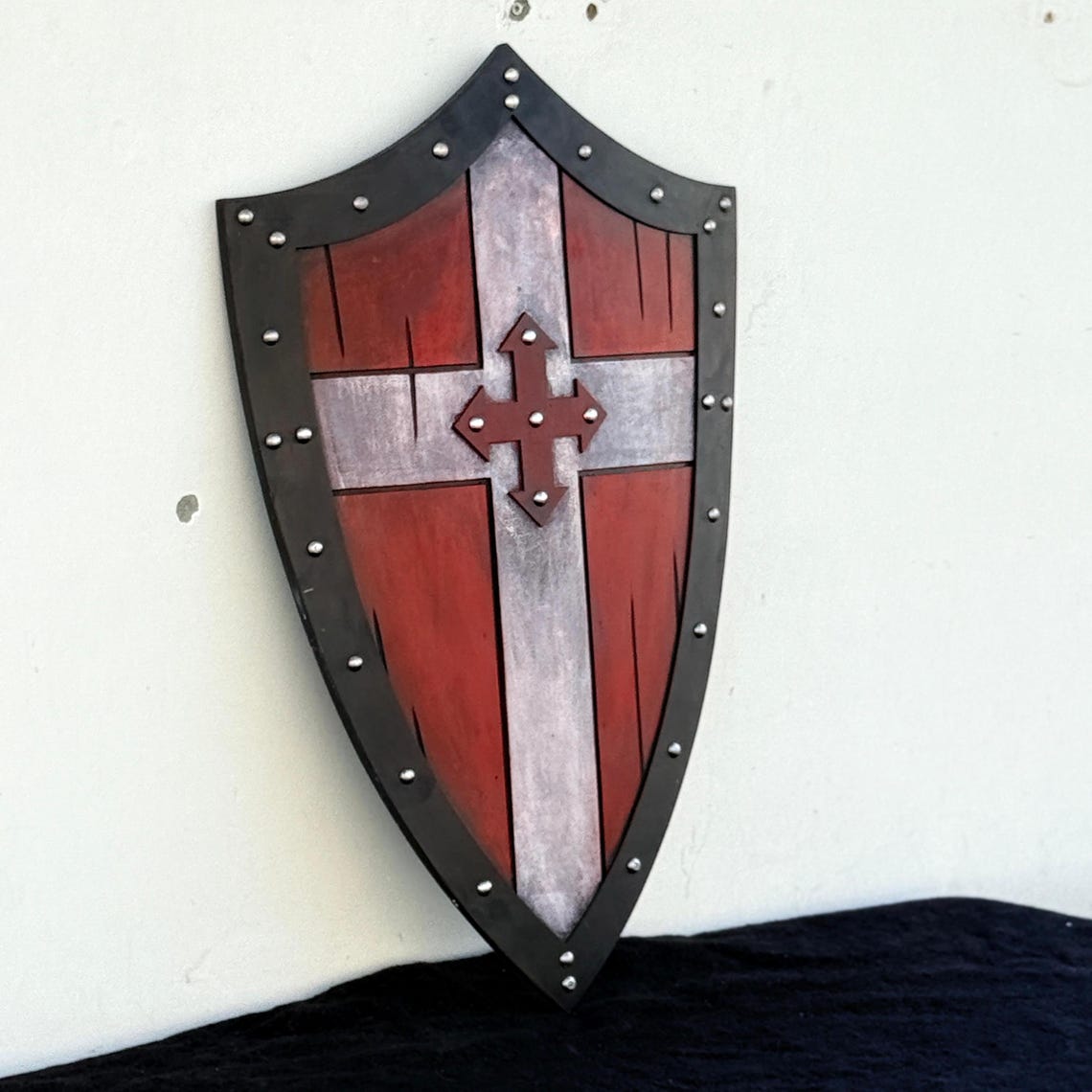 Templar Shield | Medieval Knight White Cross Red Templar Shield ...