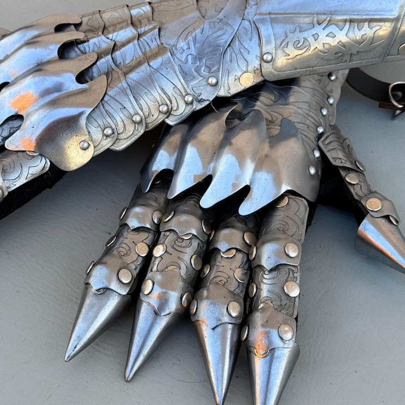 Etched Steel Gauntlets: Medieval Knight Gloves, LOTR Ring Wraith ...