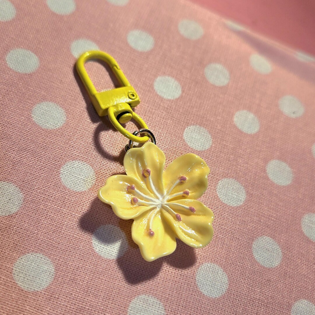 Yellow Hibiscus Flower Keychain - Etsy