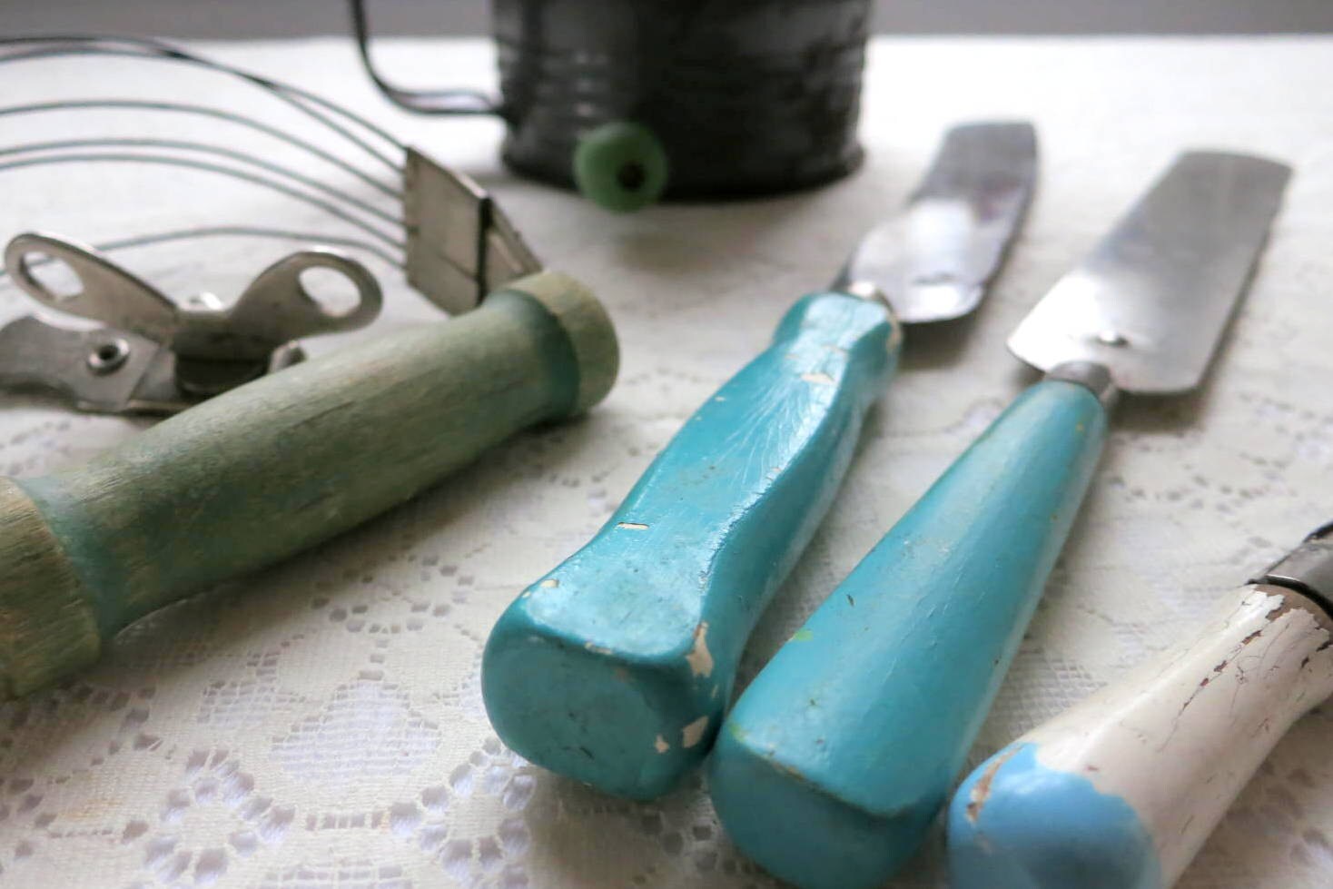 Set of 5 Turquoise Retro Kitchen Utensils, Bromwell Flour Sifter ...