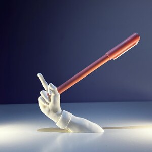 Middle Finger Pen Holder Desk Decor Pencil Holder Desk Storage Art ...