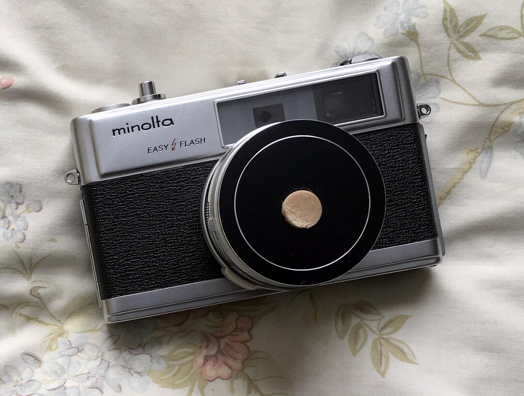 Vintage Minolta Hi-matic 9 Easy Flash Camera // Sold as Decor // IG ...