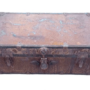 Antique Rusty Steamer Trunk // Original Hardware // 30 Wide // Foot ...