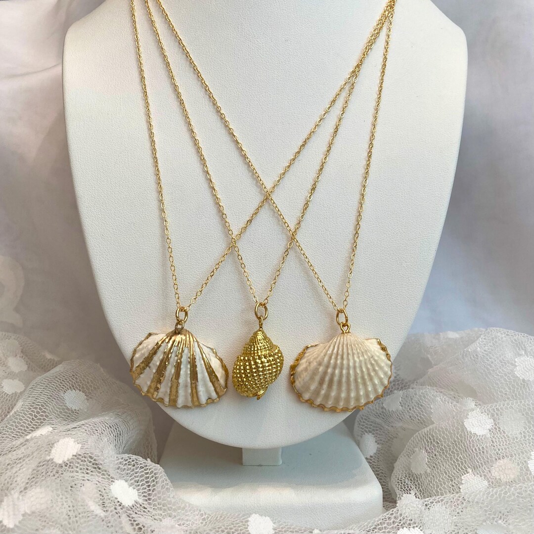 Natural Sea Shell Gold Tone Accented Charm Pendant Necklace Fine 16K ...