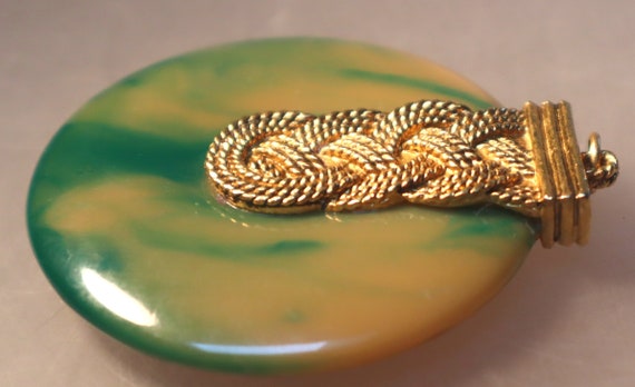 Green Bakelite Solid Perfume Pendant Poison Necklace … - Gem