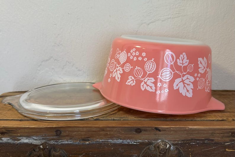 Pyrex Pink Gooseberry Covered Casseroles, Retro Kitchenware, Gooseberry ...