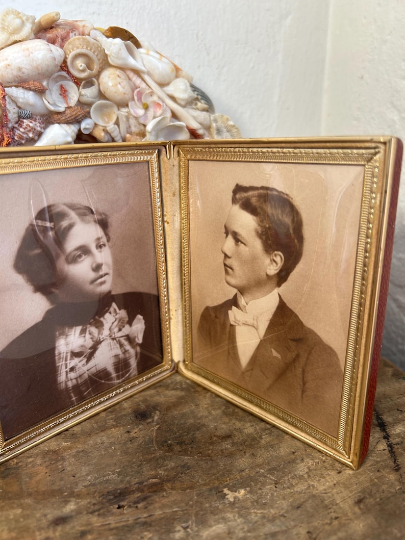 Vintage Folding Double Picture Frame: Black and White Portraits - Etsy