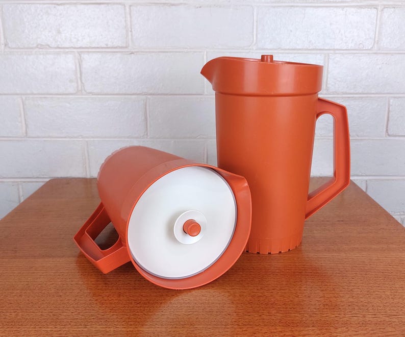 Vintage Tupperware Drink Jugs With Lids – Set of 2 | Orange Water ...