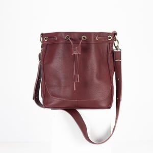 Drawstring Bucket Bag in Burgundy Leather, Medium Purse Womens Cinch ...