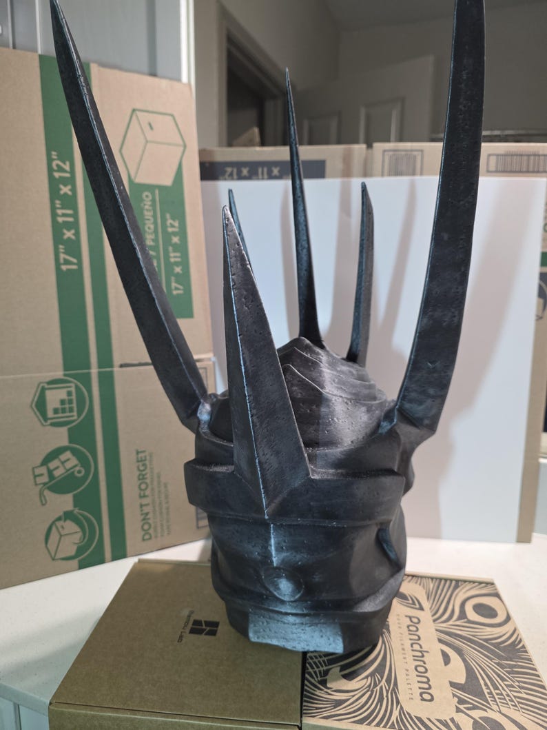Sauron Helmet Display: Large Premium Middle Earth Fan Collectible - Etsy